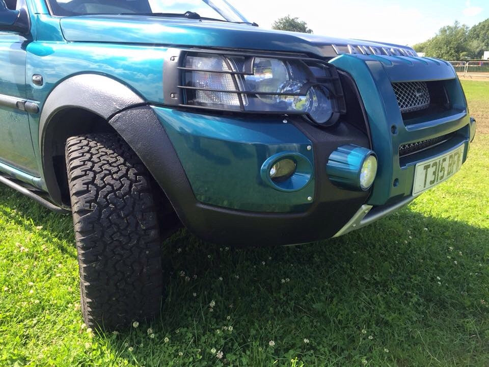 Freelander 1 Facelift Front Light Guards. | MuddyMods